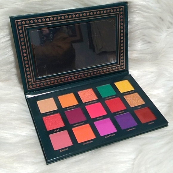Ace Beaute | Makeup | Nwot Ace Beaute Nostalgia Eyeshadow Palette ...